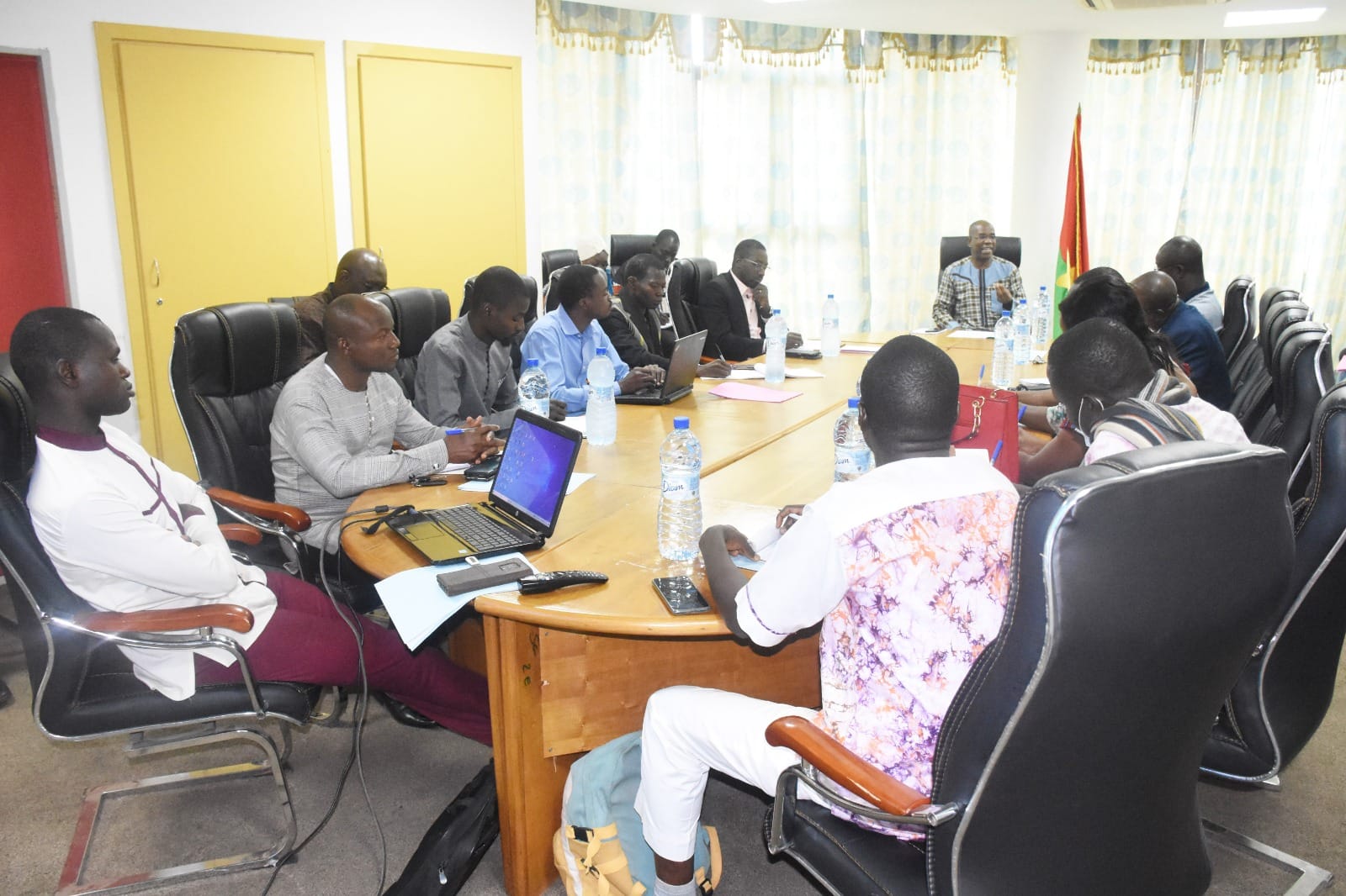 Ministère des Sports, de la Jeunesse et de l'Emploi : la Direction de la Communication et des ...